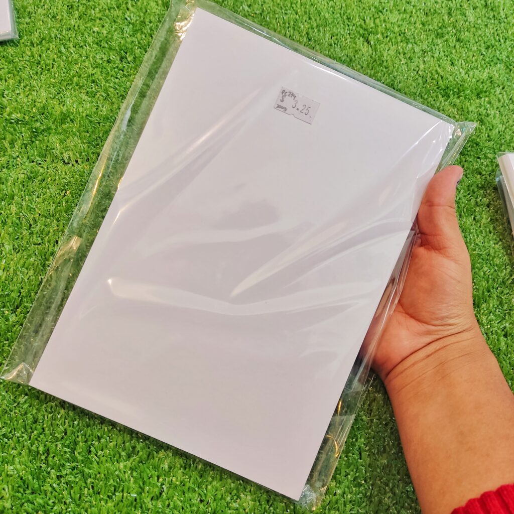 HOJAS A5 SIN PERFORAR - BLANCAS 300 G - Tulipan Azul Paper Garden